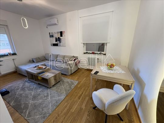 Stan,Novi Sad,Socijalno,kv: 39.00, € 140000