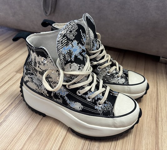 Duboke Converse patike
