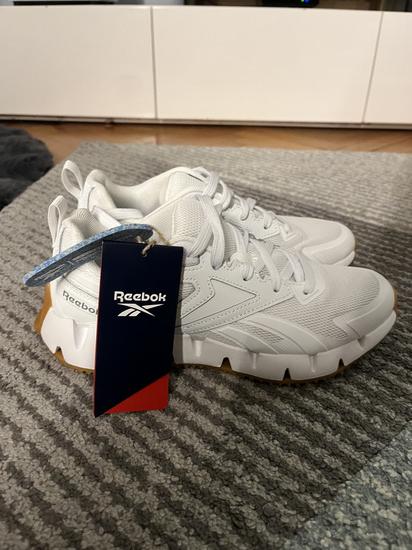 NOVE Reebok patike 37,5