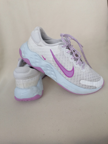 NIKE Renev ride br 36,5