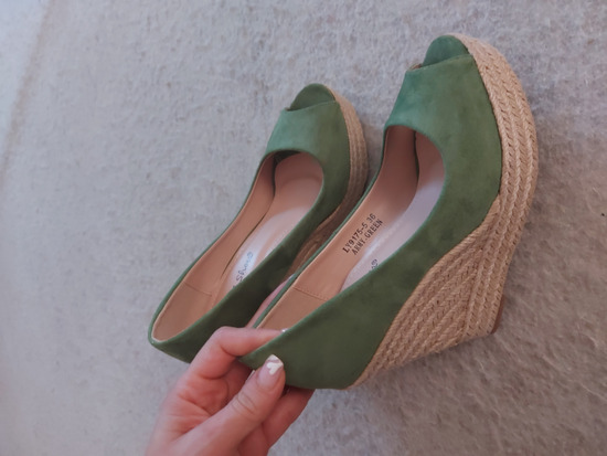 Espadrile nove