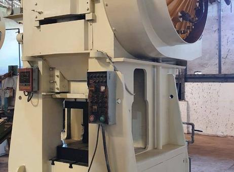 Sanes SHF-600 presa za vruće kovanje