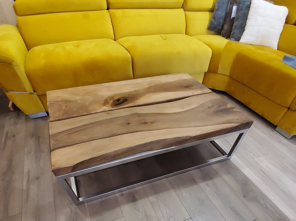 Klub sto orah // Walnut coffee table