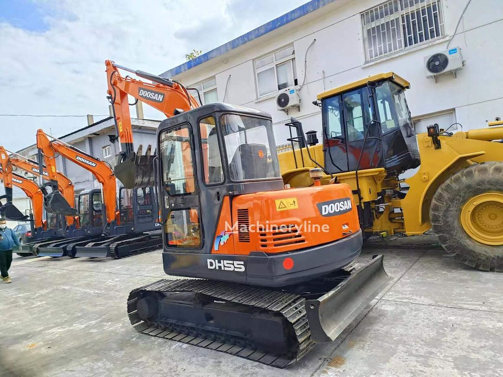 Doosan DH55 bager guseničar