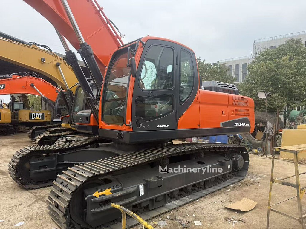Doosan DX340 bager guseničar