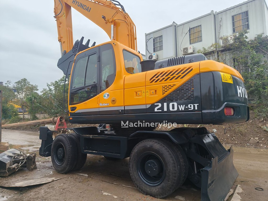 Hyundai R210W-9 bager točkaš