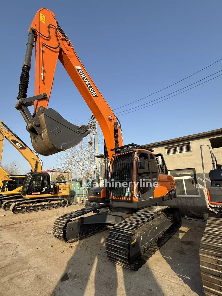 Doosan DX225LCA bager guseničar