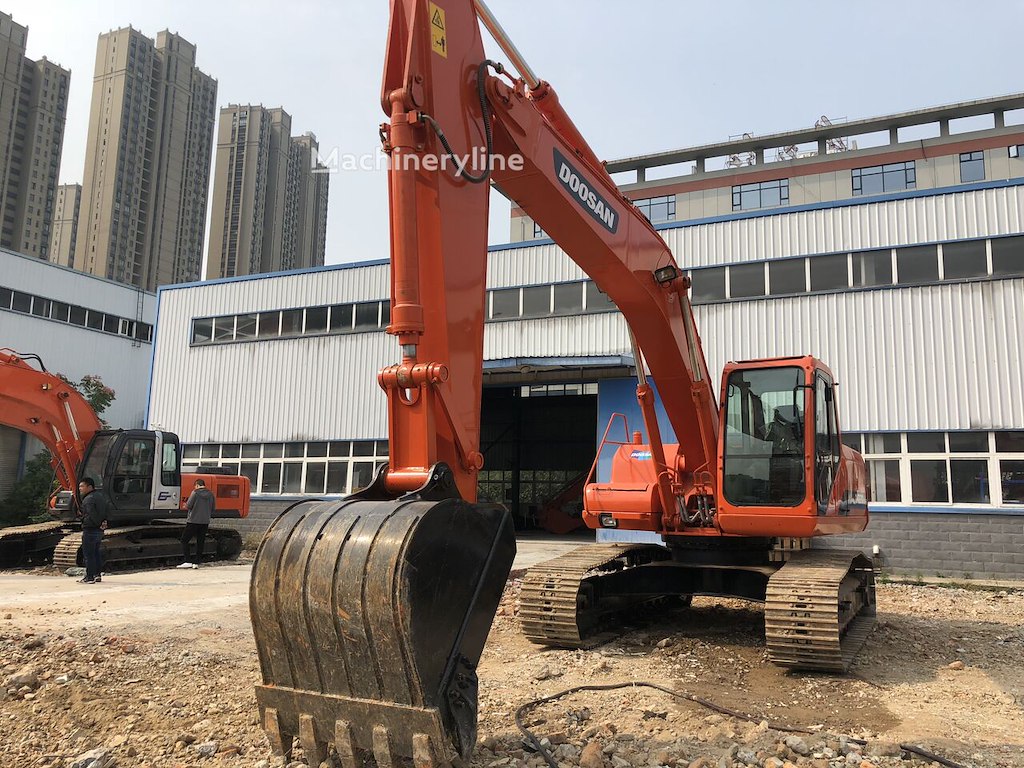 Doosan DH220LC-7 bager guseničar