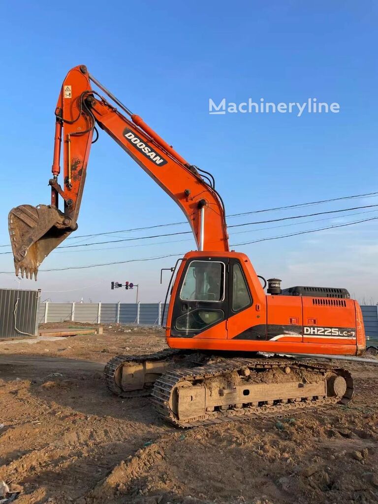 Doosan DH225LC-9 bager guseničar