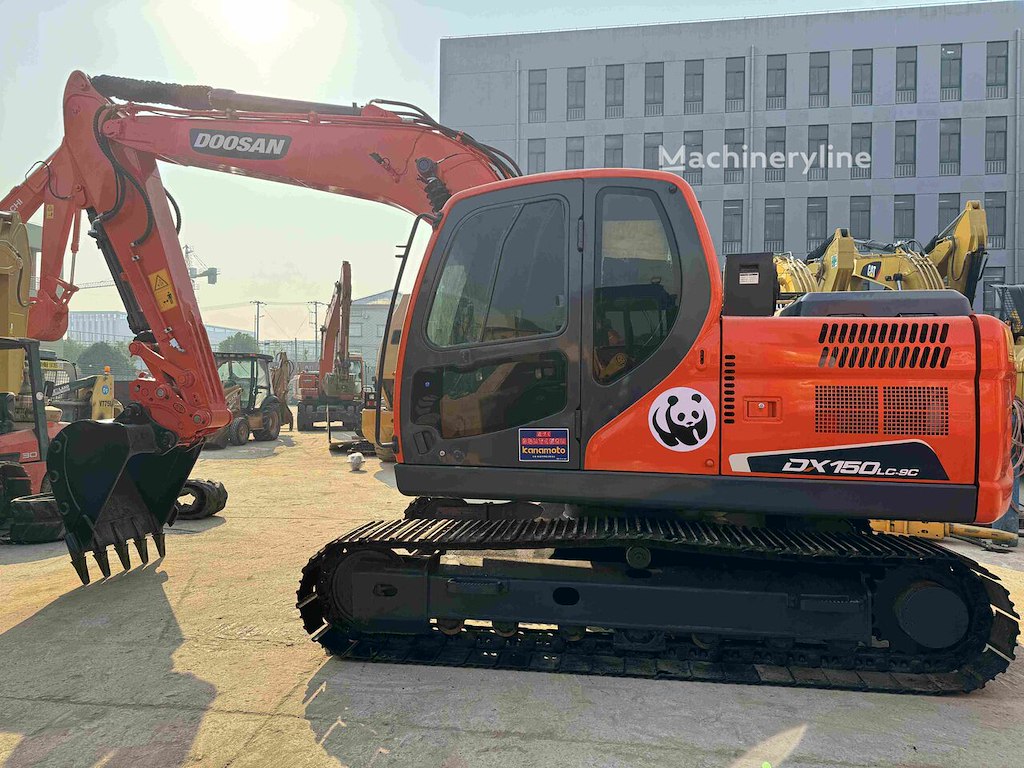 Doosan DX150 bager guseničar