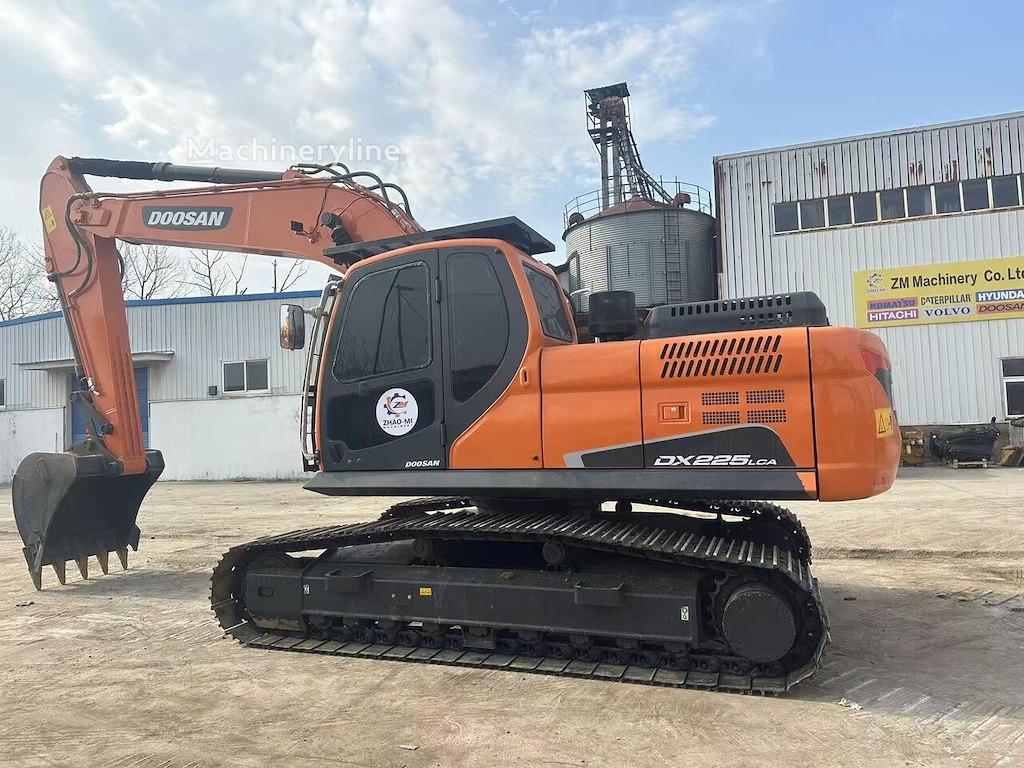 Doosan DX225LCA bager guseničar