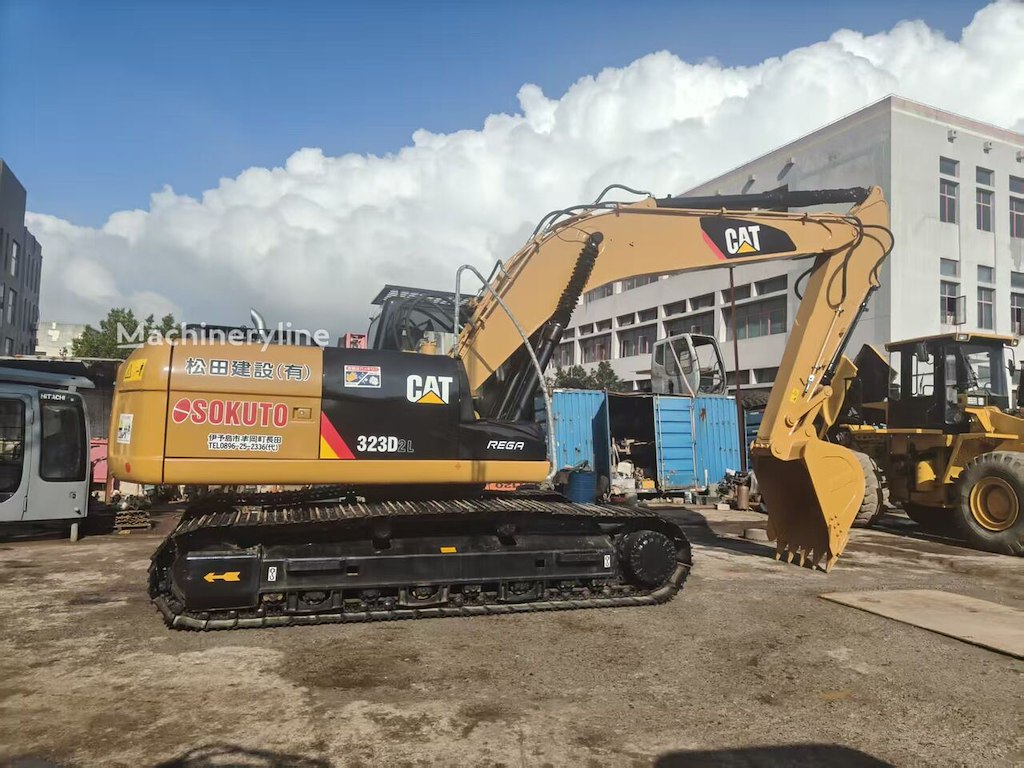 Caterpillar 323D bager guseničar