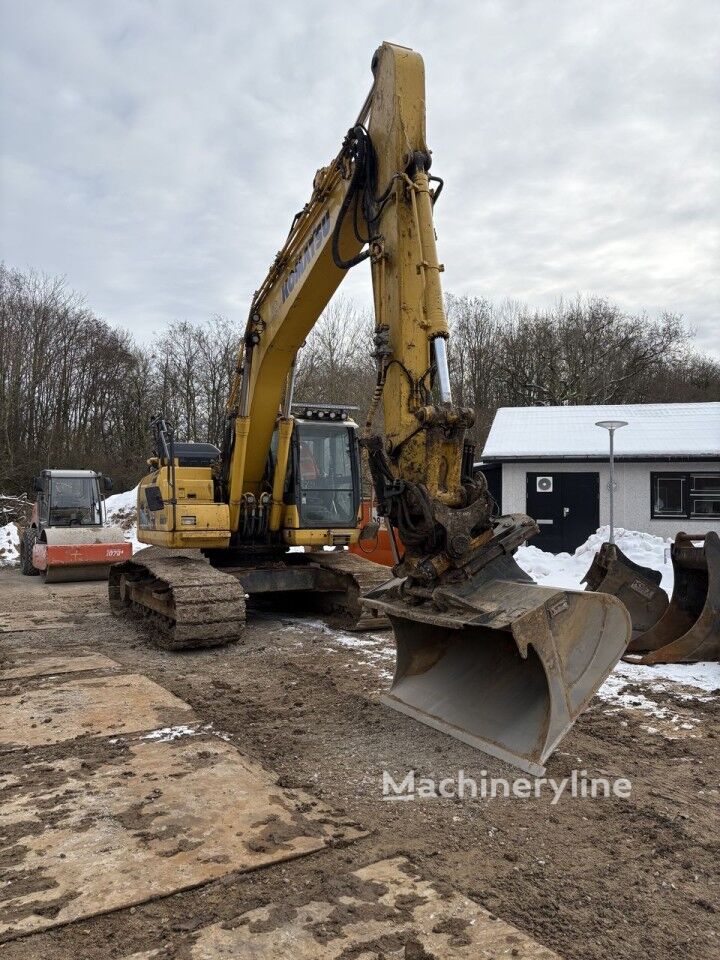 Komatsu HB215LC-3 bager guseničar