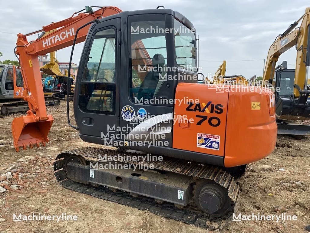 Hitachi ZX70 midi bager