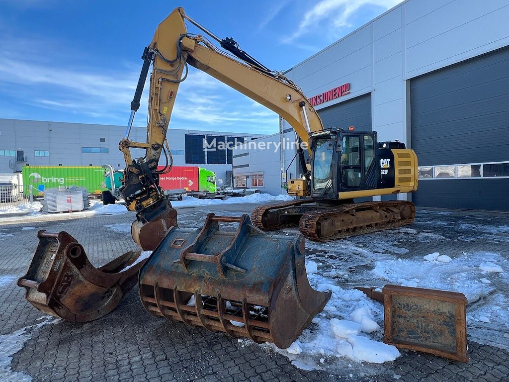 Prodaje se Caterpillar 323F Engcon tilt, GPS, sentralsmøring, flere skuffer, ++ bager guseničar na aukciji
