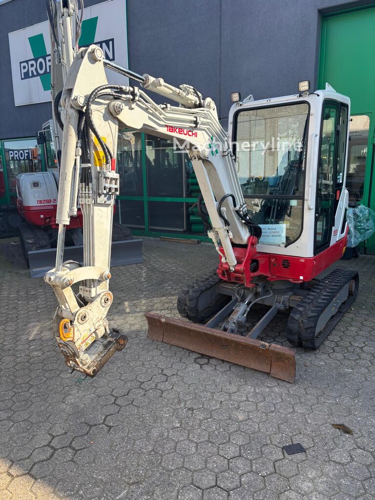 Takeuchi TB 225 V3 mini bager