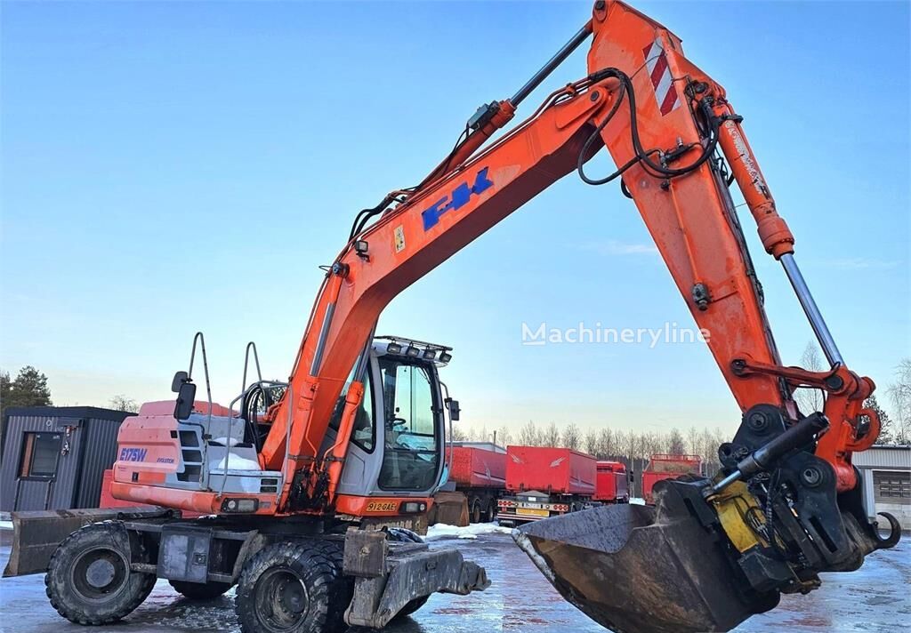 Fiat-Kobelco E 175W bager točkaš