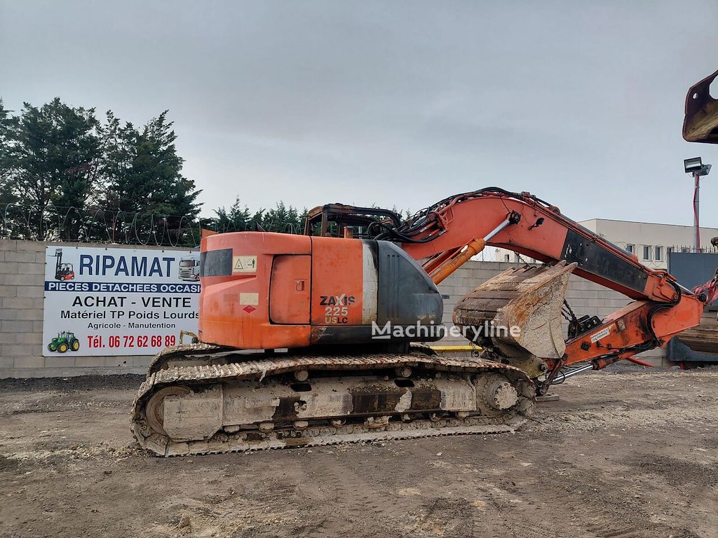 Hitachi ZX225 bager guseničar po rezervnim delovima