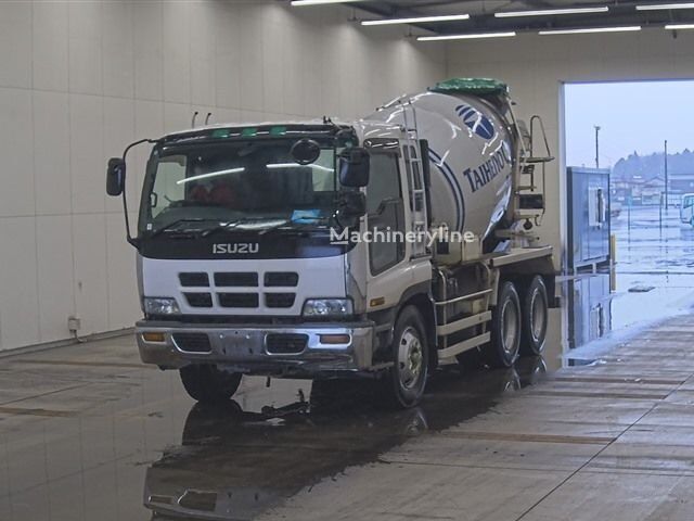 Isuzu GIGA kamion s mešalicom za beton