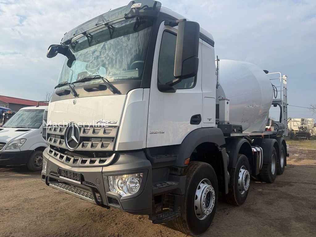 Prodaje se Mercedes-Benz Arocs kamion s mešalicom za beton na aukciji