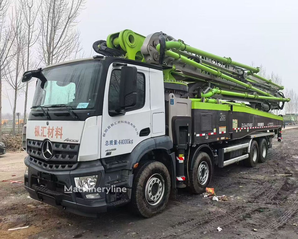Zoomlion ZLJ5440THBBF na šasiji Mercedes-Benz pumpa za beton
