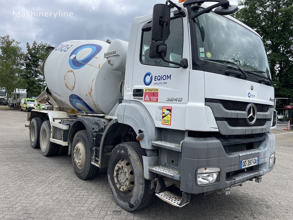 Liebherr na šasiji Mercedes-Benz AXOR 3240 kamion s mešalicom za beton