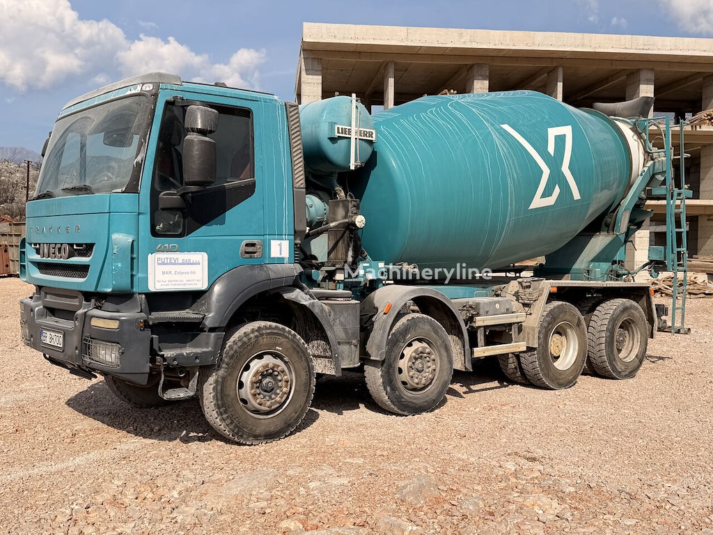 Liebherr HTM na šasiji IVECO Trakker 410 kamion s mešalicom za beton