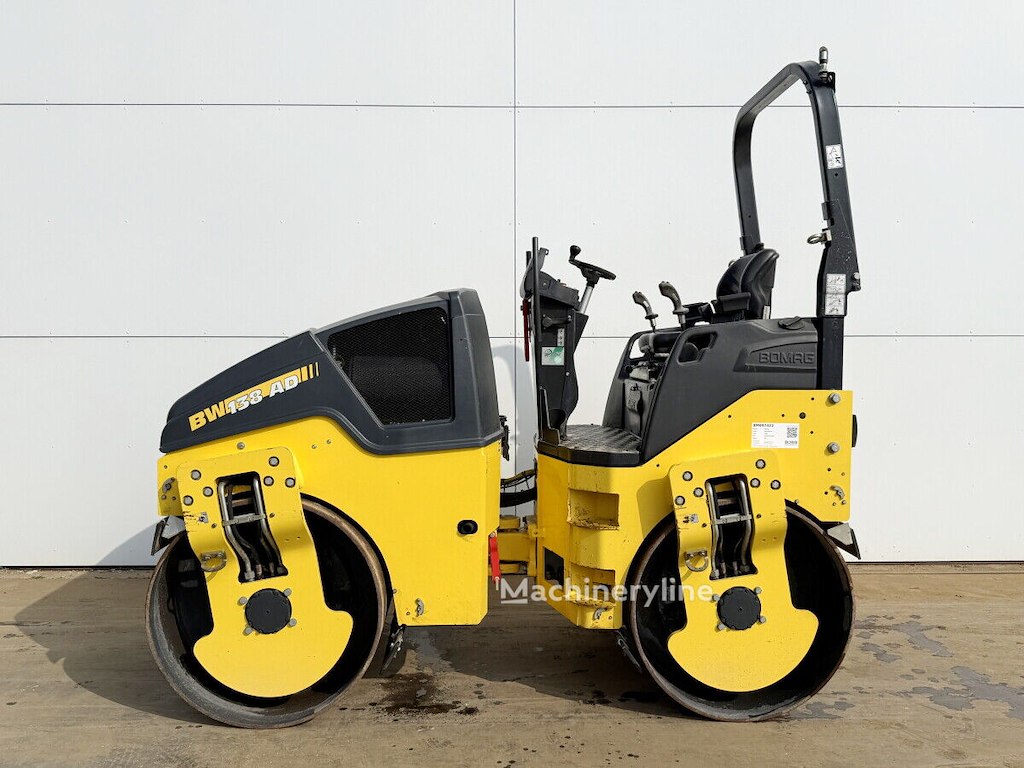 BOMAG BW138AD-5 mali valjak