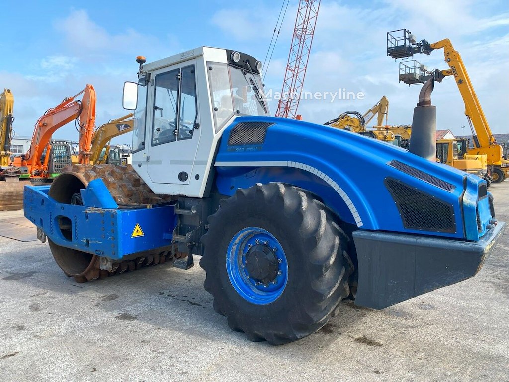 BOMAG BW 219 PHD . kompaktor s jednim valjkom