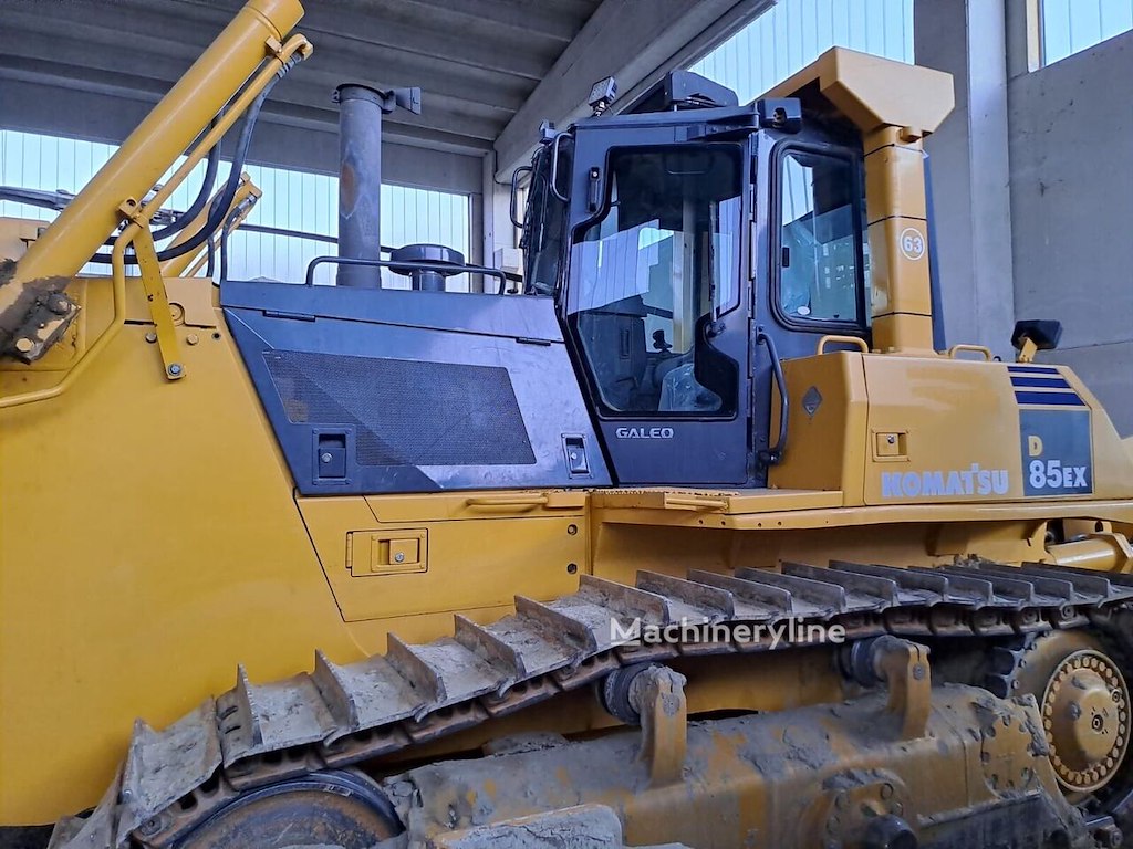 Komatsu D85EX buldožer
