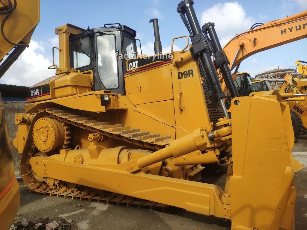 Caterpillar D9R buldožer