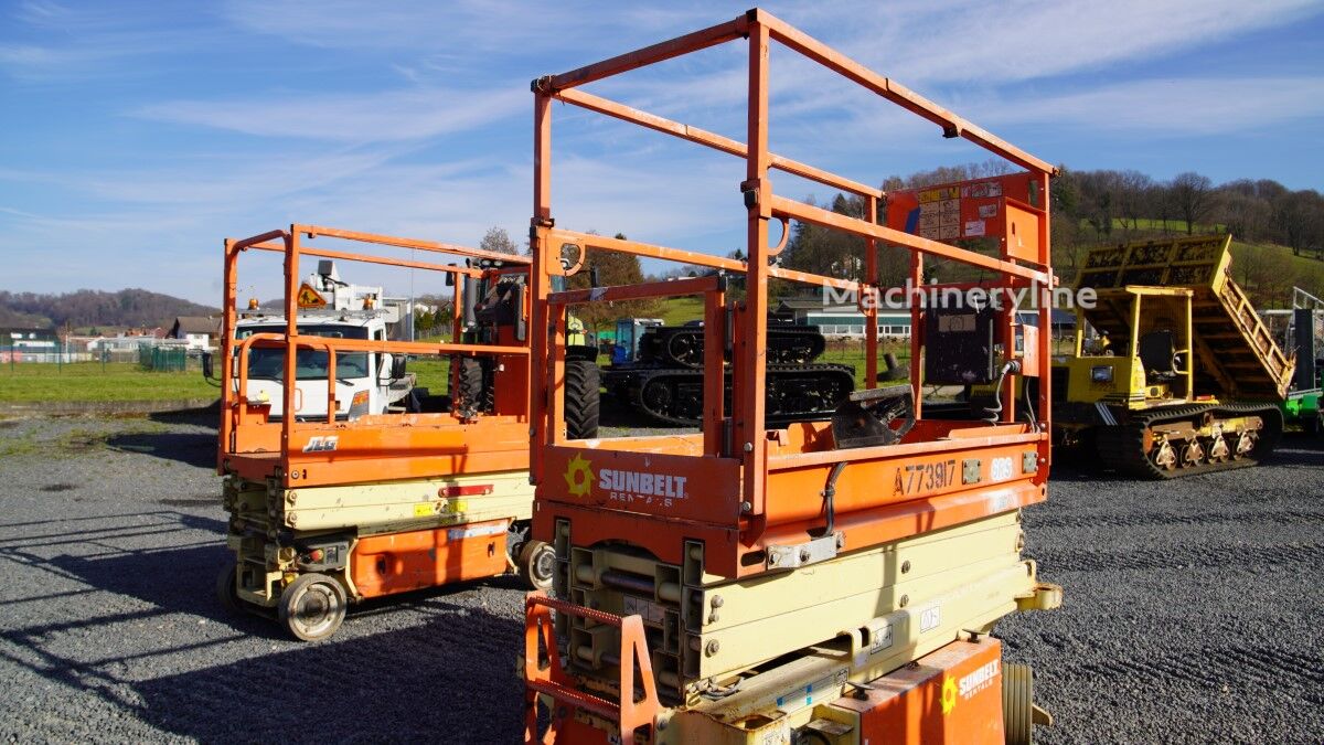 JLG 6RS makazasta platforma
