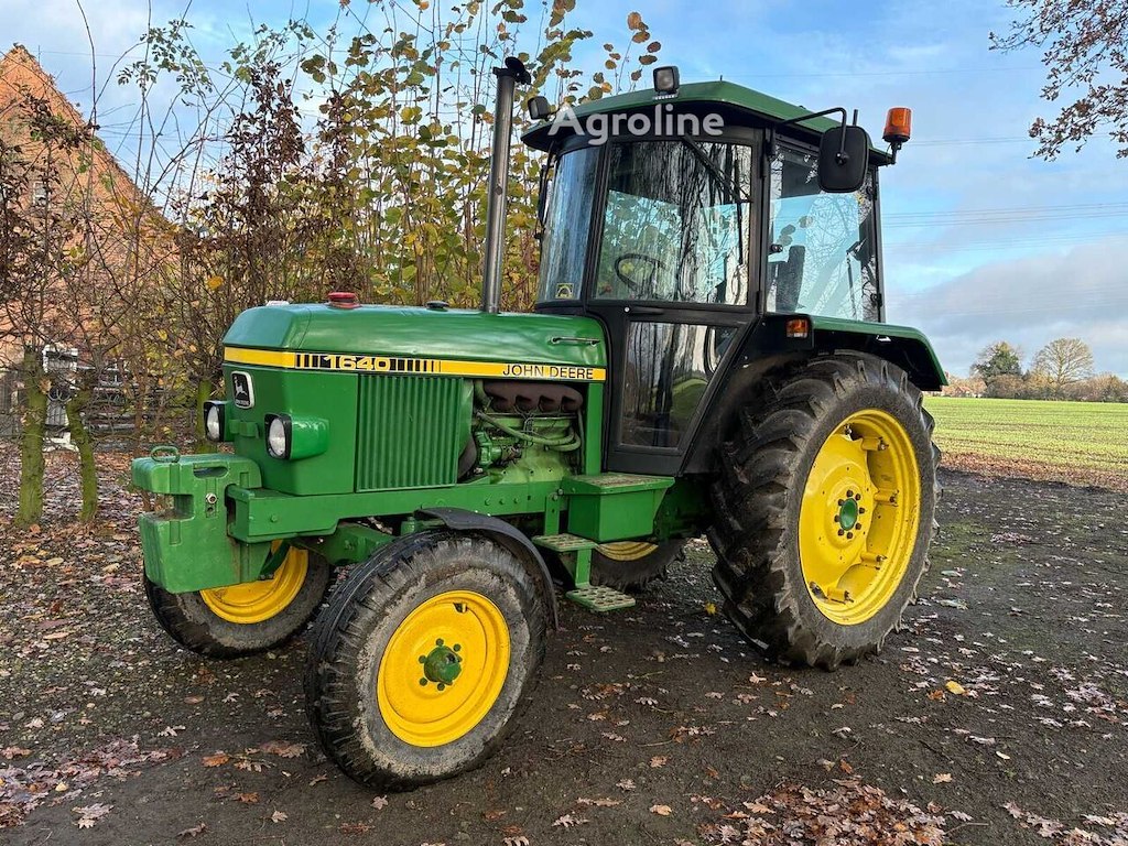 Prodaje se John Deere 1640 traktor točkaš na aukciji