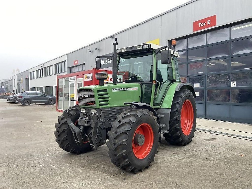 Fendt favorit 509 c traktor točkaš