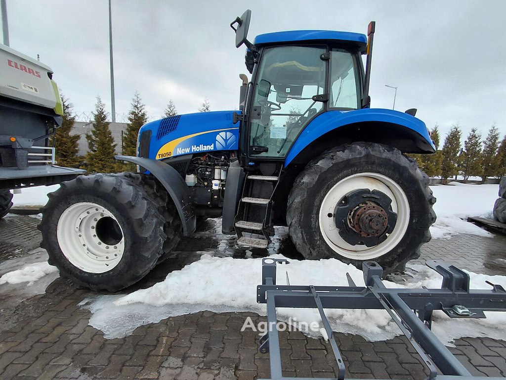 New Holland T 8050 traktor točkaš