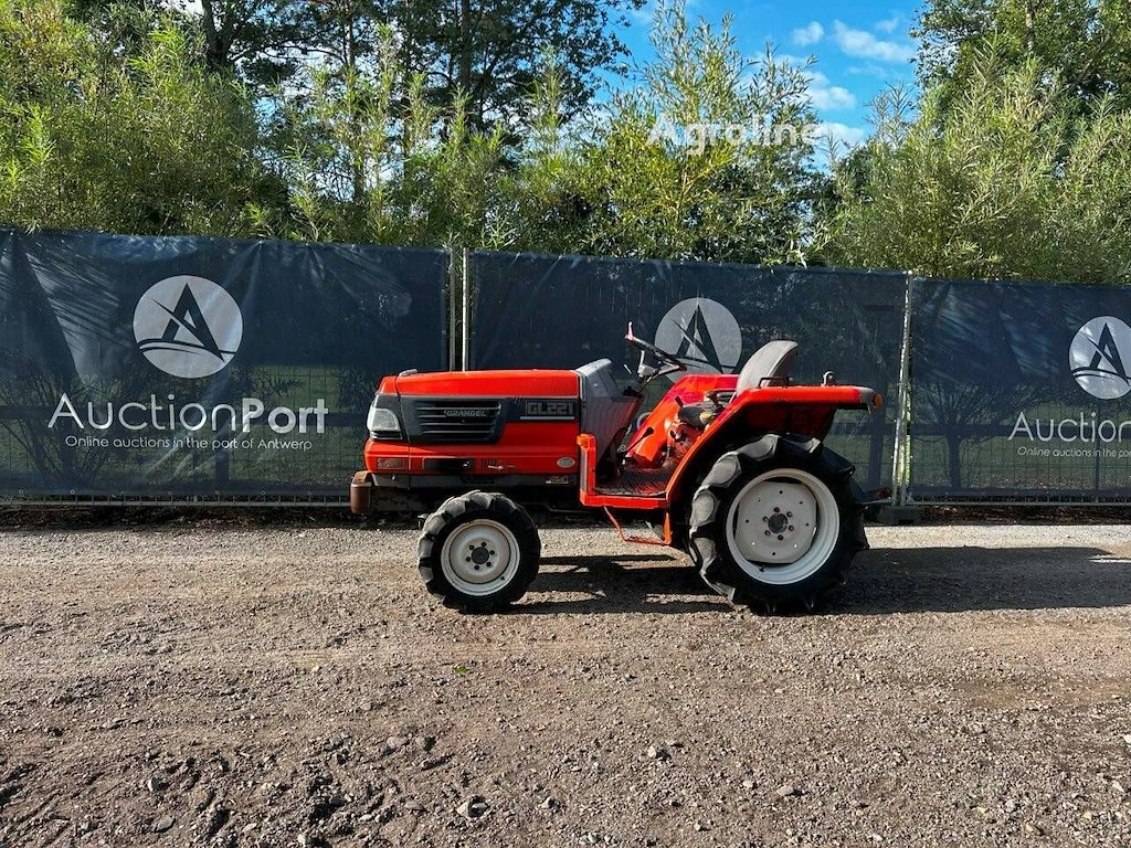 Prodaje se Kubota GL221 Grandel traktor točkaš na aukciji