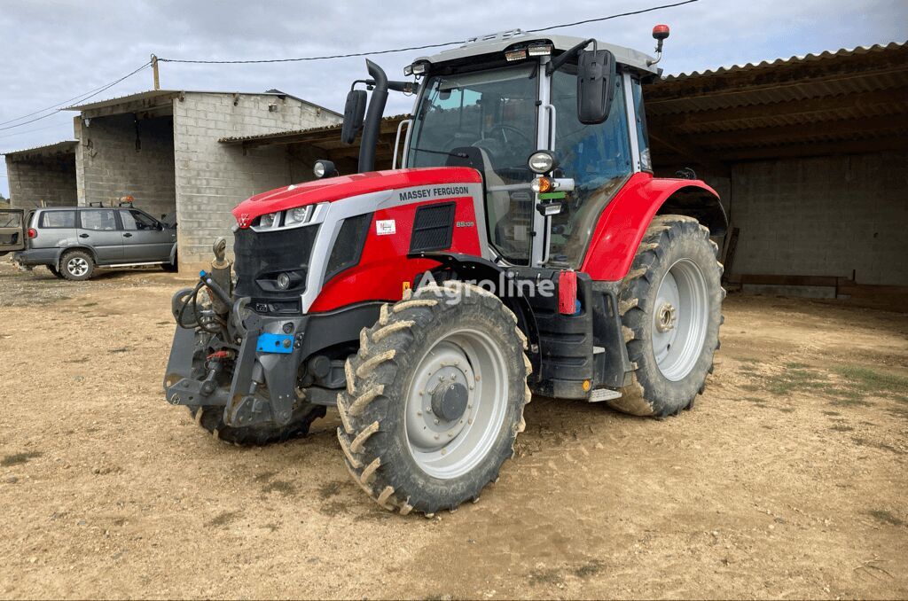 Massey 6S135 traktor točkaš