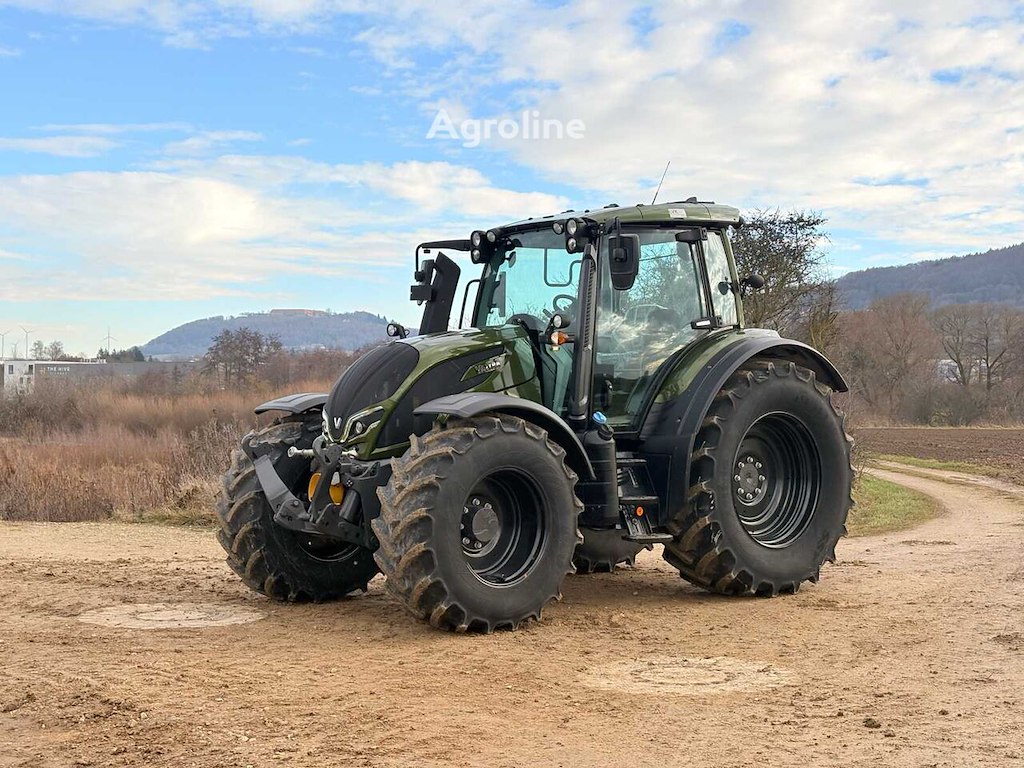 Prodaje se NEUER VALTRA N155e Active traktor točkaš na aukciji