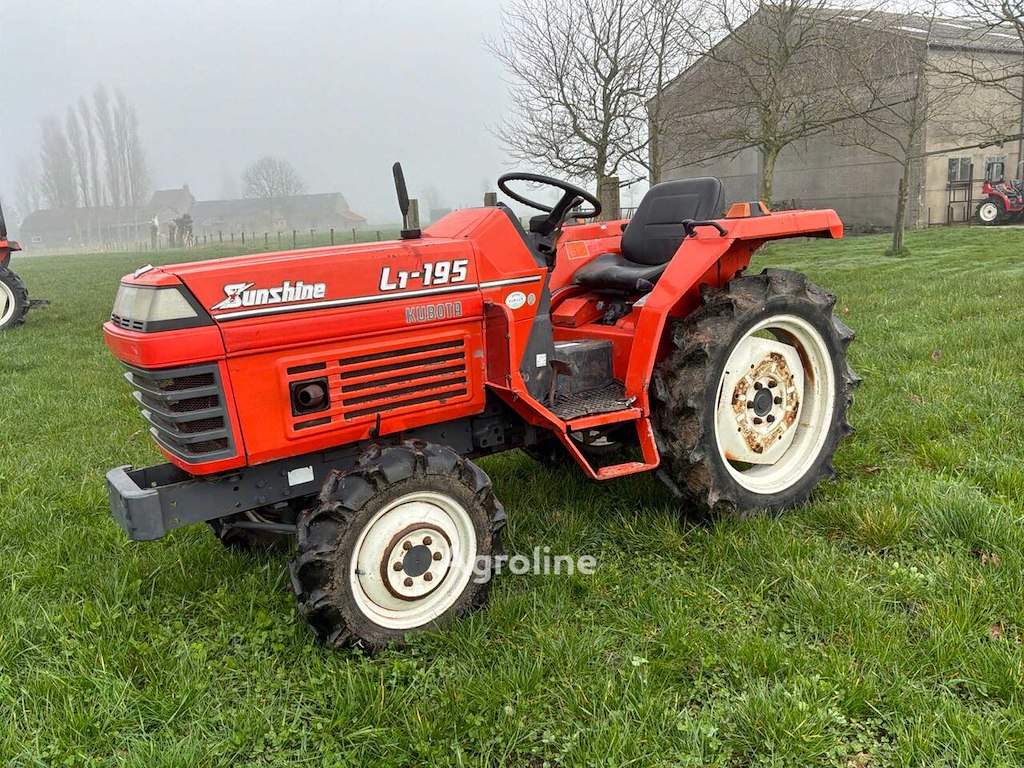 Prodaje se Kubota Sunshine L1-195 mini traktor na aukciji