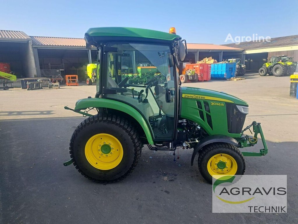 John Deere 3046R mini traktor