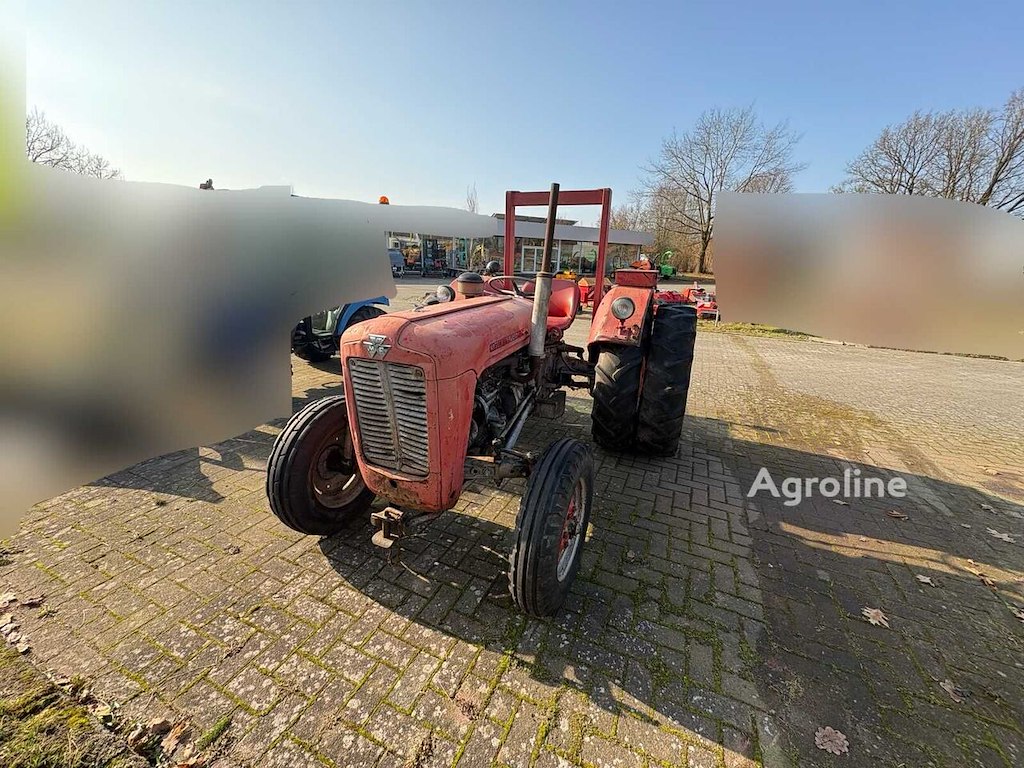 Prodaje se Massey Ferguson MF 35 mini traktor na aukciji