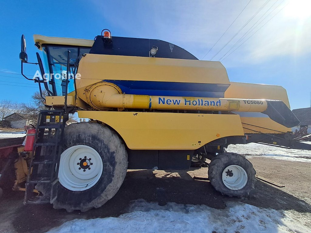 New Holland TC 5080 kombajn za žito