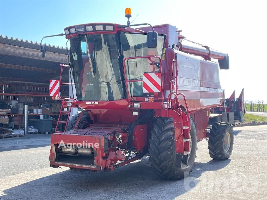 Prodaje se Case IH Axial-Flow 2388 kombajn za žito na aukciji