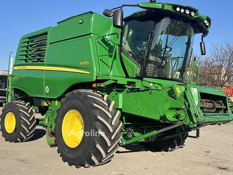 John Deere T670i kombajn za žito