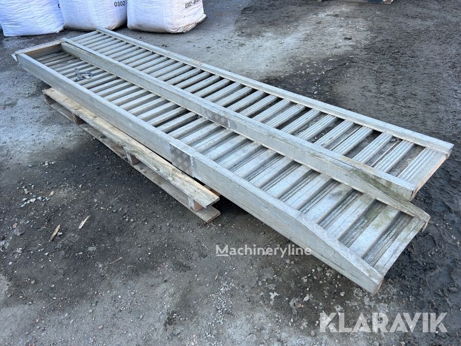 Prodaje se Aluminiumramper 2 st 5 ton hidraulični čekić na aukciji