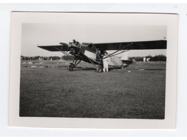 Avion na pisti Beograd 1938. godina