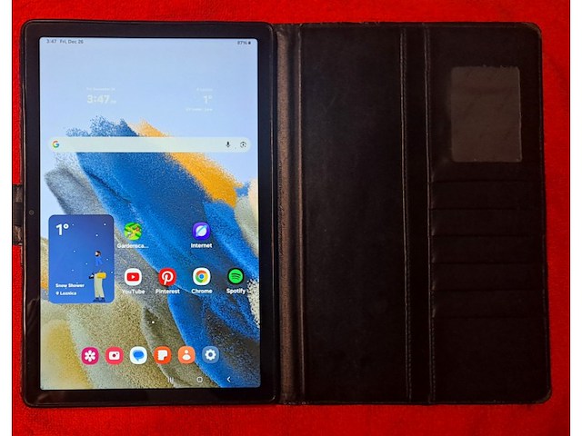 Samsung Galaxy Tab A8 - 4/64, futrola, kutija, punjač