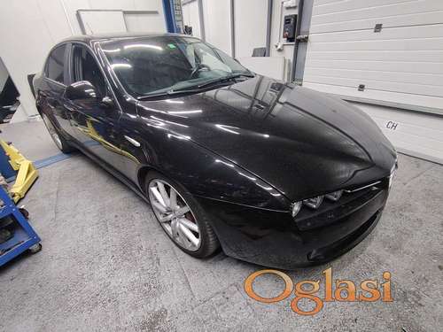 Alfa Romeo 159 desno krilo kod boje 601