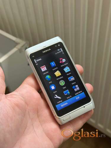 NOKIA N8