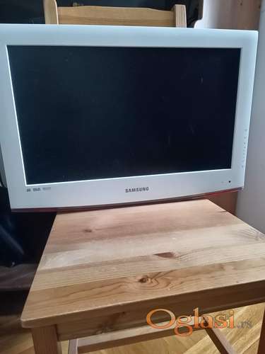 PRODAJEM SAMSUNG TV